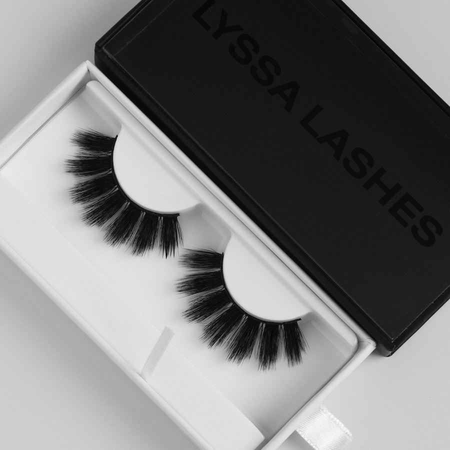 Lyssa Lashes | False Eyelashes, Lash Clusters, and DIY Lash Extensions